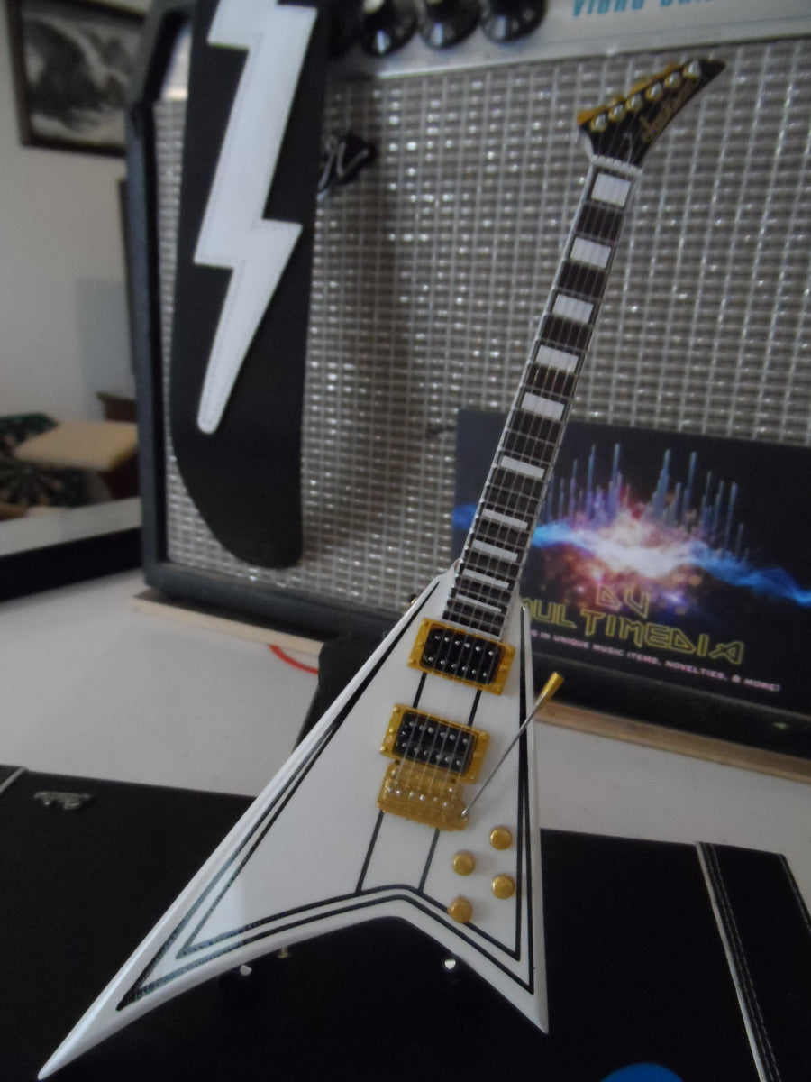 RANDY RHOADS- White Concorde V 1:4 Scale Replica Guitar ~Axe Heaven ...